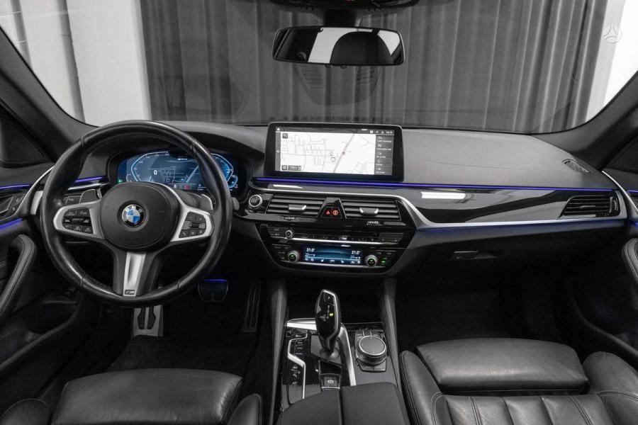 Black BMW 530 2021 in Vilnius, with an engine capacity of 0.00 L and mileage of 59 thousand km for 35900 €, photo 6 on AUTOMOTO.COM.LV