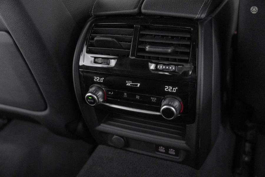 Black BMW 530 2021 in Vilnius, with an engine capacity of 0.00 L and mileage of 59 thousand km for 35900 €, photo 13 on AUTOMOTO.COM.LV