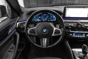 Black BMW 530 2021 in Vilnius, with an engine capacity of 0.00 L and mileage of 59 thousand km for 35900 €, photo 17 on AUTOMOTO.COM.LV
