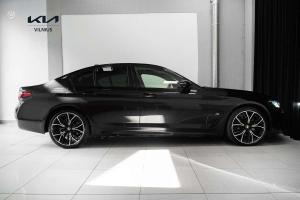 Black BMW 530 2021 in Vilnius, with an engine capacity of 0.00 L and mileage of 59 thousand km for 35900 €, photo 34 on AUTOMOTO.COM.LV