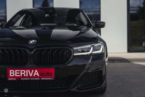 Black BMW 530 2021 in Vilnius, with an engine capacity of 2.00 L and mileage of 51 thousand km for 29880 €, photo 5 on AUTOMOTO.COM.LV