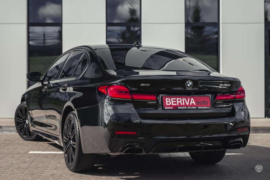 Black BMW 530 2021 in Vilnius, with an engine capacity of 2.00 L and mileage of 51 thousand km for 29880 €, photo 10 on AUTOMOTO.COM.LV