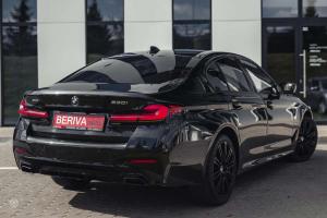 Black BMW 530 2021 in Vilnius, with an engine capacity of 2.00 L and mileage of 51 thousand km for 29880 €, photo 11 on AUTOMOTO.COM.LV