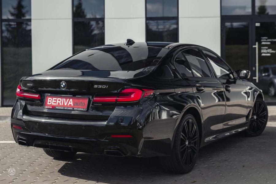 Black BMW 530 2021 in Vilnius, with an engine capacity of 2.00 L and mileage of 51 thousand km for 29880 €, photo 11 on AUTOMOTO.COM.LV