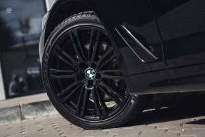 Black BMW 530 2021 in Vilnius, with an engine capacity of 2.00 L and mileage of 51 thousand km for 29880 €, photo 14 on AUTOMOTO.COM.LV