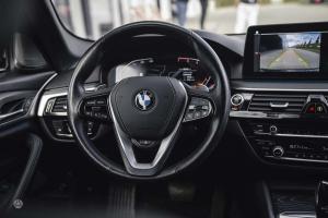 Black BMW 530 2021 in Vilnius, with an engine capacity of 2.00 L and mileage of 51 thousand km for 29880 €, photo 15 on AUTOMOTO.COM.LV