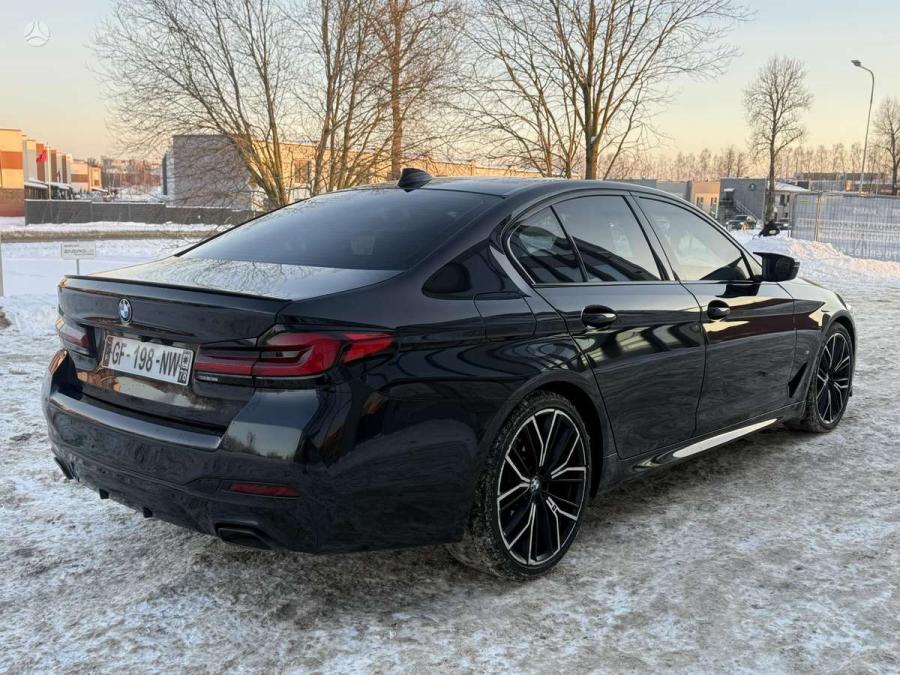 Melns BMW 530 2022 Viļņa, ar dzinēja tilpumu 3.00 L un nobraukumu 281 tūkst. km par 26700 €, foto 3 vietnē AUTOMOTO.COM.LV