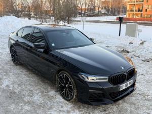 Melns BMW 530 2022 Viļņa, ar dzinēja tilpumu 3.00 L un nobraukumu 281 tūkst. km par 26700 €, foto 4 vietnē AUTOMOTO.COM.LV