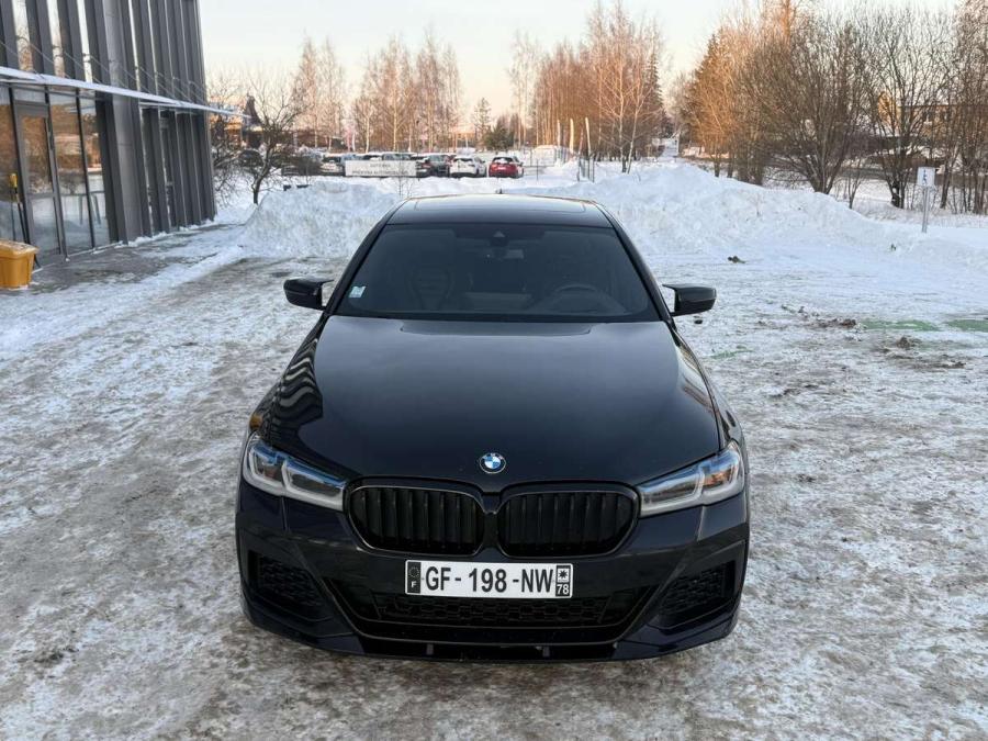 Melns BMW 530 2022 Viļņa, ar dzinēja tilpumu 3.00 L un nobraukumu 281 tūkst. km par 26700 €, foto 5 vietnē AUTOMOTO.COM.LV