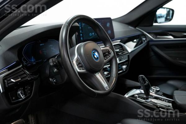 Melns BMW 530 2022 Rīga, ar dzinēja tilpumu 2.00 L un nobraukumu 87 tūkst. km par 37500 €, foto 10 vietnē AUTOMOTO.COM.LV