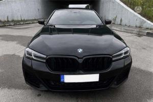 Melns BMW 530 2022 Kauņa, ar dzinēja tilpumu 2.00 L un nobraukumu 250 tūkst. km par 19200 €, foto  vietnē AUTOMOTO.COM.LV