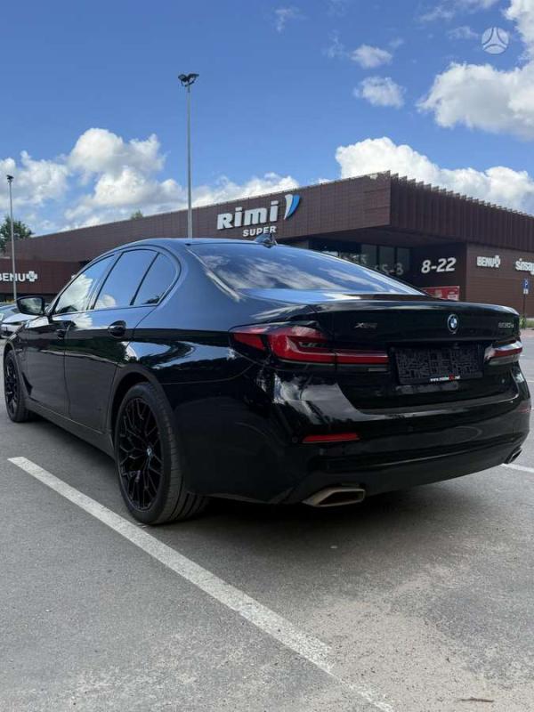 Melns BMW 530 2022 Viļņa, ar dzinēja tilpumu 2.00 L un nobraukumu 222 tūkst. km par 29000 €, foto 2 vietnē AUTOMOTO.COM.LV