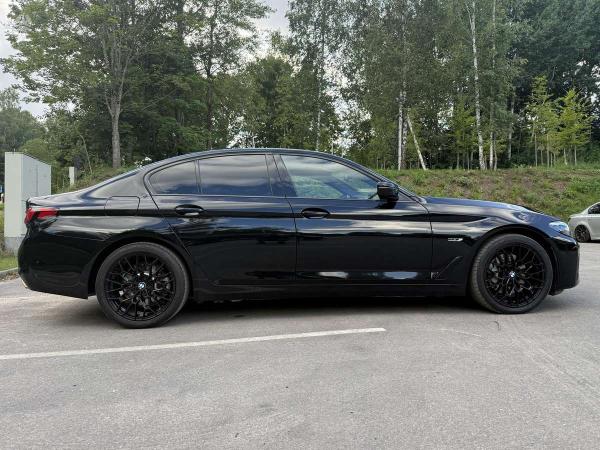 Melns BMW 530 2022 Viļņa, ar dzinēja tilpumu 2.00 L un nobraukumu 222 tūkst. km par 29000 €, foto 5 vietnē AUTOMOTO.COM.LV