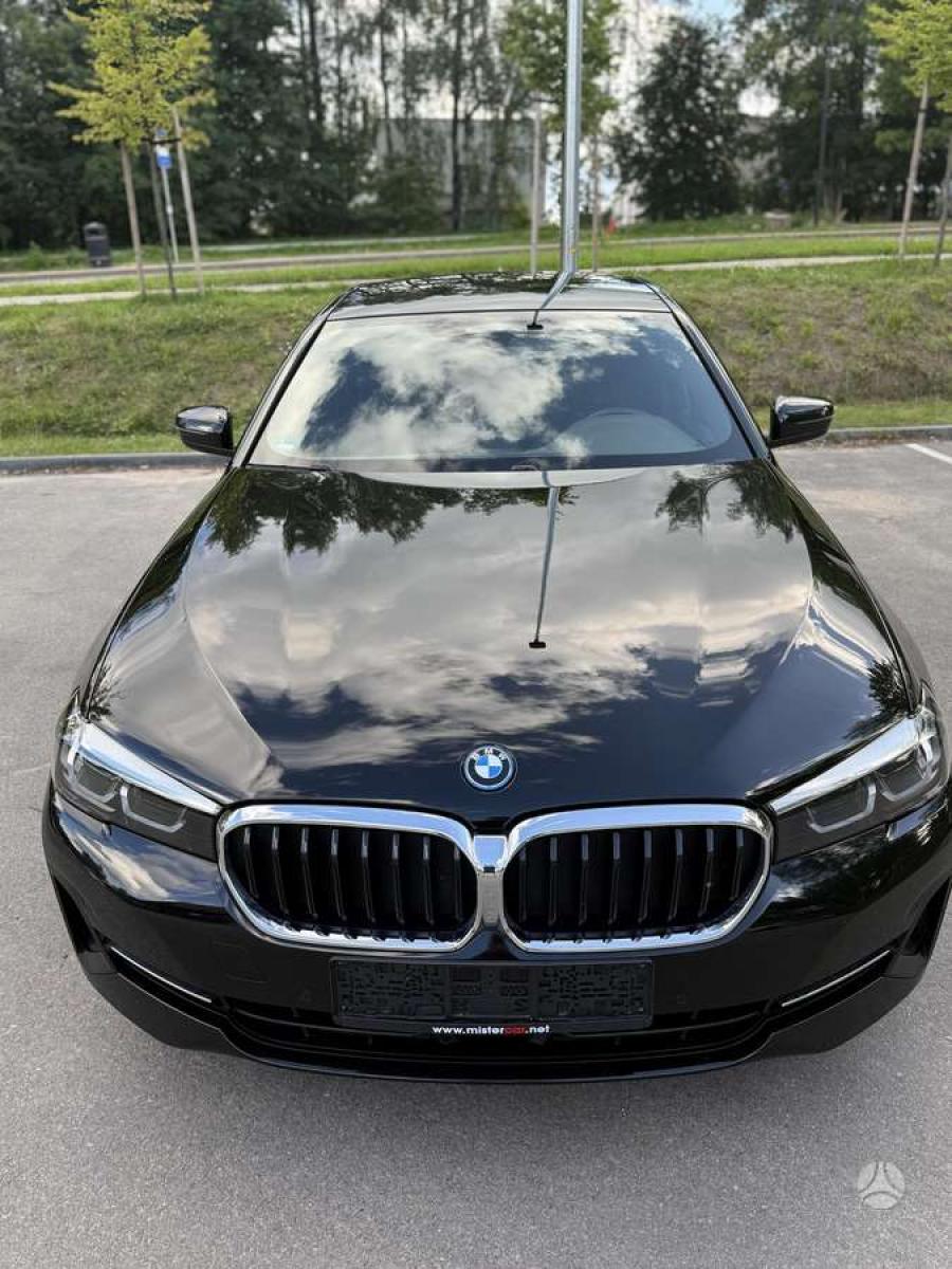 Black BMW 530 2022 in Vilnius, with an engine capacity of 2.00 L and mileage of 222 thousand km for 29000 €, photo 8 on AUTOMOTO.COM.LV
