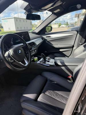 Black BMW 530 2022 in Vilnius, with an engine capacity of 2.00 L and mileage of 222 thousand km for 29000 €, photo 13 on AUTOMOTO.COM.LV