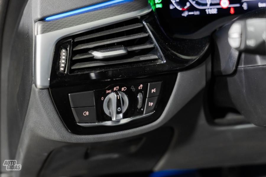 Черный БМВ 530 2022 в Вильнюс, объемом двигателя 2.00 л и пробегом 100 тыс. км за 39991 €, фото 27 на AUTOMOTO.COM.LV