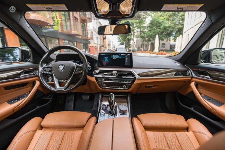 Black BMW 530 2022 in Klaipeda, with an engine capacity of 2.00 L and mileage of 102 thousand km for 32000 €, photo 7 on AUTOMOTO.COM.LV