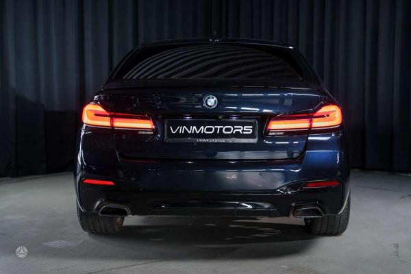 Black BMW 530 2022 in Vilnius, with an engine capacity of 2.00 L and mileage of 58 thousand km for 34999 €, photo 5 on AUTOMOTO.COM.LV