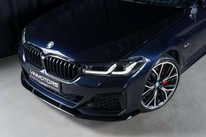 Black BMW 530 2022 in Vilnius, with an engine capacity of 2.00 L and mileage of 58 thousand km for 34999 €, photo 8 on AUTOMOTO.COM.LV