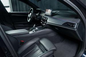 Black BMW 530 2022 in Vilnius, with an engine capacity of 2.00 L and mileage of 58 thousand km for 34999 €, photo 30 on AUTOMOTO.COM.LV