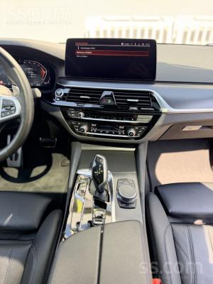 Melns BMW 530 2022 Rīga, ar dzinēja tilpumu 3.00 L un nobraukumu 67 tūkst. km par 39000 €, foto 10 vietnē AUTOMOTO.COM.LV