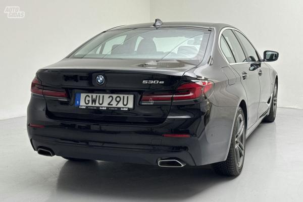 Melns BMW 530 2023 Kauņa, ar dzinēja tilpumu 0.00 L un nobraukumu 76 tūkst. km par 34918 €, foto 3 vietnē AUTOMOTO.COM.LV