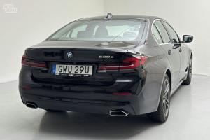 Black BMW 530 2023 in Kaunas, with an engine capacity of 0.00 L and mileage of 76 thousand km for 34918 €, photo 3 on AUTOMOTO.COM.LV