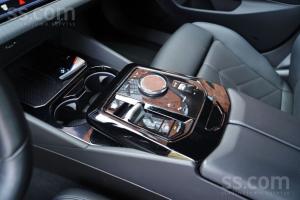 Black BMW 530 2023 in Riga, with an engine capacity of 2.00 L and mileage of 37 thousand km for 55900 €, photo 27 on AUTOMOTO.COM.LV