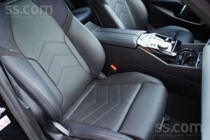 Black BMW 530 2023 in Riga, with an engine capacity of 2.00 L and mileage of 37 thousand km for 55900 €, photo 37 on AUTOMOTO.COM.LV