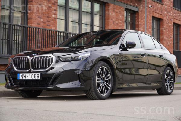 Melns BMW 530 2023 Rīga, ar dzinēja tilpumu 2.00 L un nobraukumu 37 tūkst. km par 55900 €, foto 1 vietnē AUTOMOTO.COM.LV