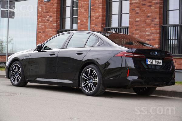 Melns BMW 530 2023 Rīga, ar dzinēja tilpumu 2.00 L un nobraukumu 37 tūkst. km par 55900 €, foto 5 vietnē AUTOMOTO.COM.LV