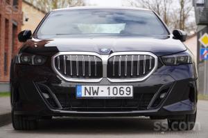 Black BMW 530 2023 in Riga, with an engine capacity of 2.00 L and mileage of 37 thousand km for 55900 €, photo 7 on AUTOMOTO.COM.LV