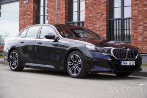 Black BMW 530 2023 in Riga, with an engine capacity of 2.00 L and mileage of 37 thousand km for 55900 €, photo 12 on AUTOMOTO.COM.LV