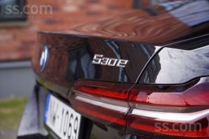 Black BMW 530 2023 in Riga, with an engine capacity of 2.00 L and mileage of 37 thousand km for 55900 €, photo 15 on AUTOMOTO.COM.LV