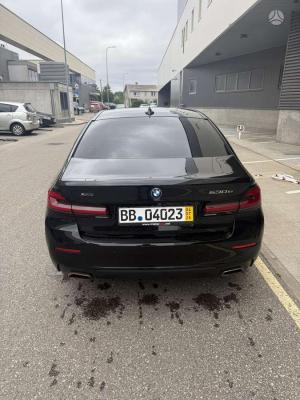 Black BMW 530 2023 in Vilnius, with an engine capacity of 2.00 L and mileage of 220 thousand km for 30500 €, photo 9 on AUTOMOTO.COM.LV