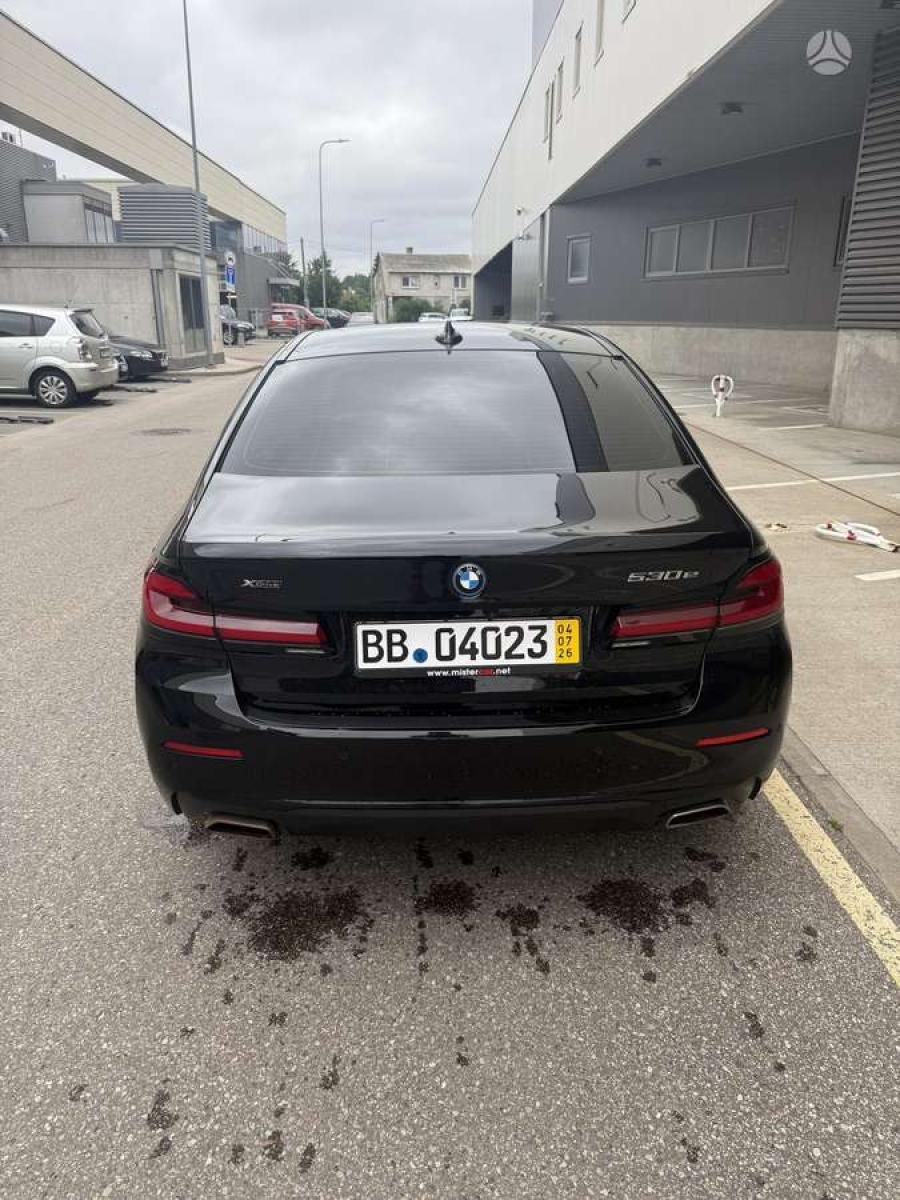 Black BMW 530 2023 in Vilnius, with an engine capacity of 2.00 L and mileage of 220 thousand km for 30500 €, photo 9 on AUTOMOTO.COM.LV