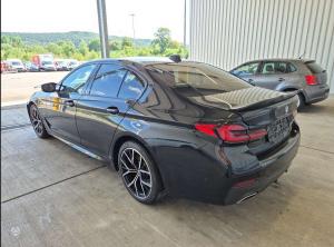 Melns BMW 530 2023 Klaipėda, ar dzinēja tilpumu 2.99 L un nobraukumu 108 tūkst. km par 13000 €, foto  vietnē AUTOMOTO.COM.LV