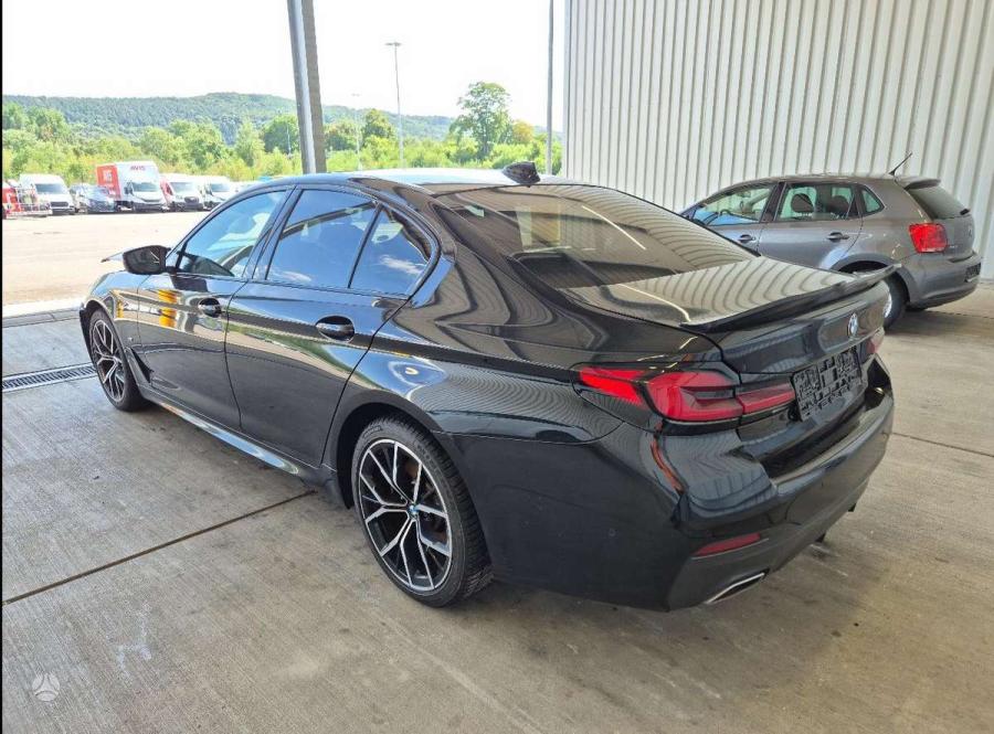 Melns BMW 530 2023 Klaipėda, ar dzinēja tilpumu 2.99 L un nobraukumu 108 tūkst. km par 13000 €, foto 1 vietnē AUTOMOTO.COM.LV
