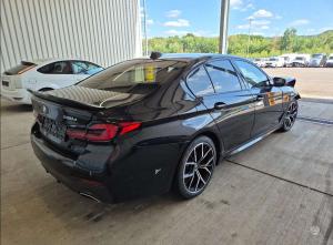 Melns BMW 530 2023 Klaipėda, ar dzinēja tilpumu 2.99 L un nobraukumu 108 tūkst. km par 13000 €, foto 4 vietnē AUTOMOTO.COM.LV