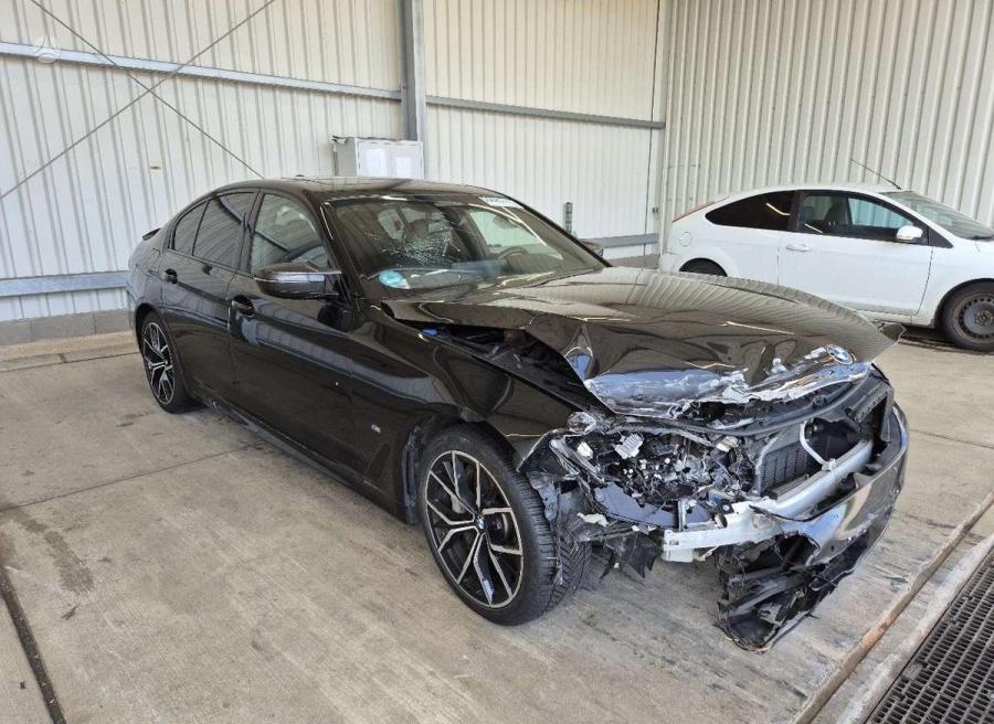 Melns BMW 530 2023 Klaipėda, ar dzinēja tilpumu 2.99 L un nobraukumu 108 tūkst. km par 13000 €, foto 5 vietnē AUTOMOTO.COM.LV