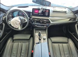 Melns BMW 530 2023 Klaipėda, ar dzinēja tilpumu 2.99 L un nobraukumu 108 tūkst. km par 13000 €, foto 6 vietnē AUTOMOTO.COM.LV