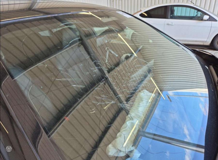 Melns BMW 530 2023 Klaipėda, ar dzinēja tilpumu 2.99 L un nobraukumu 108 tūkst. km par 13000 €, foto 13 vietnē AUTOMOTO.COM.LV