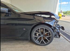 Melns BMW 530 2023 Klaipėda, ar dzinēja tilpumu 2.99 L un nobraukumu 108 tūkst. km par 13000 €, foto 14 vietnē AUTOMOTO.COM.LV