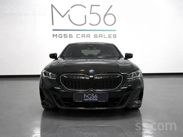 Black BMW 530 2024 in Riga, with an engine capacity of 2.00 L and mileage of 24 thousand km for 58900 €, photo 3 on AUTOMOTO.COM.LV