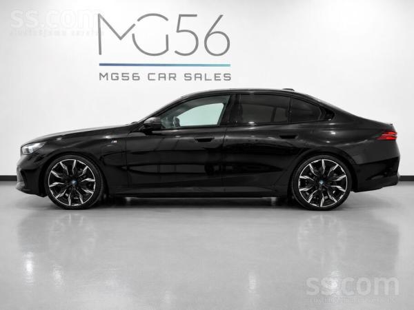 Black BMW 530 2024 in Riga, with an engine capacity of 2.00 L and mileage of 24 thousand km for 58900 €, photo 7 on AUTOMOTO.COM.LV