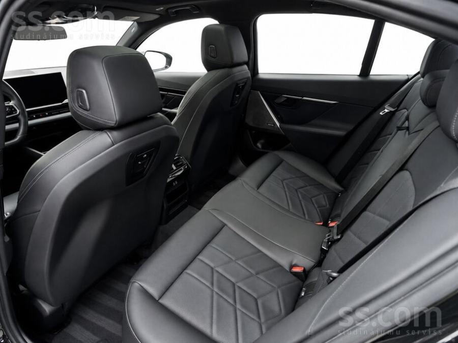Melns BMW 530 2024 Rīga, ar dzinēja tilpumu 2.00 L un nobraukumu 24 tūkst. km par 58900 €, foto 11 vietnē AUTOMOTO.COM.LV
