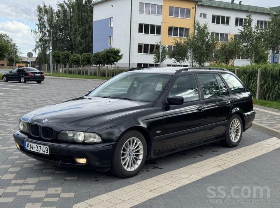 Черный БМВ 530 1999 в Елгава, объемом двигателя 3.00 л и пробегом 406 тыс. км за 2150 €, фото 1 на AUTOMOTO.COM.LV