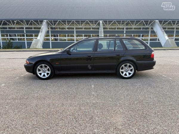 Melns BMW 530 2000 Viļņa, ar dzinēja tilpumu 3.00 L un nobraukumu 504 tūkst. km par 1600 €, foto 1 vietnē AUTOMOTO.COM.LV