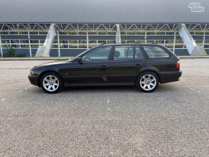 Melns BMW 530 2000 Viļņa, ar dzinēja tilpumu 3.00 L un nobraukumu 504 tūkst. km par 1600 €, foto  vietnē AUTOMOTO.COM.LV