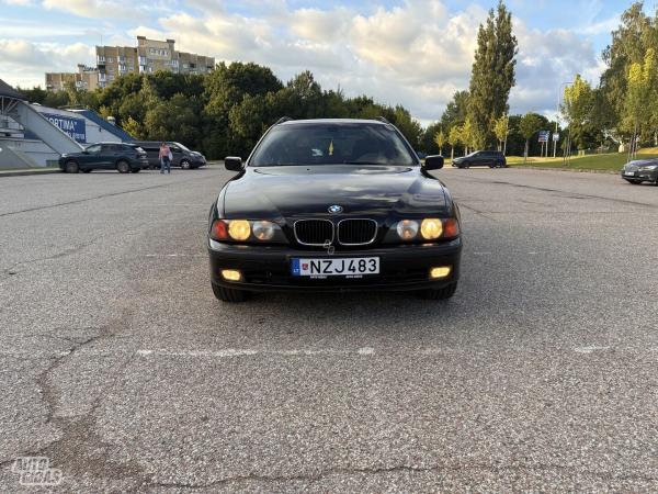Melns BMW 530 2000 Viļņa, ar dzinēja tilpumu 3.00 L un nobraukumu 504 tūkst. km par 1600 €, foto 3 vietnē AUTOMOTO.COM.LV